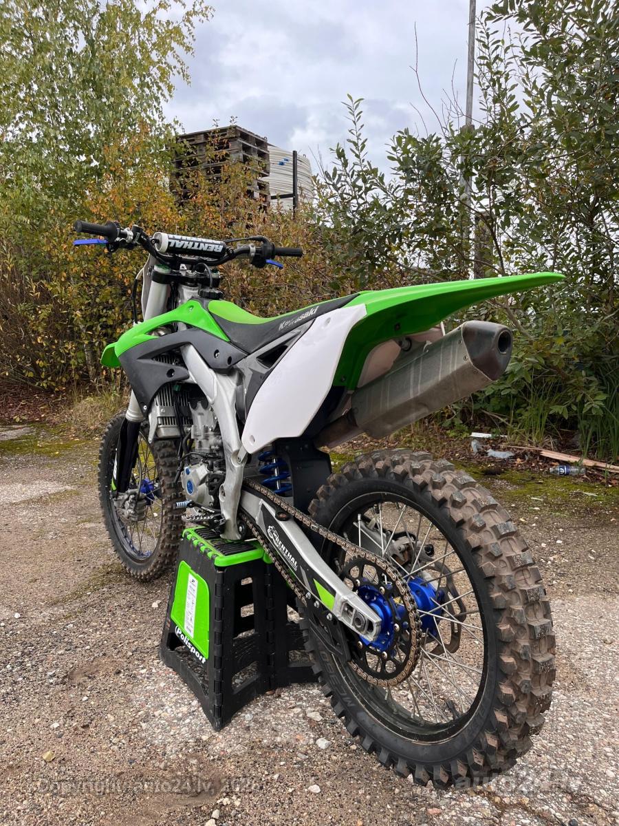 Zaļš Kawasaki KX 450 2015 Tartu, ar dzinēja tilpumu 0.45 L un nobraukumu 0 tūkst. km par 2500 €, foto 4 vietnē AUTOMOTO.COM.LV