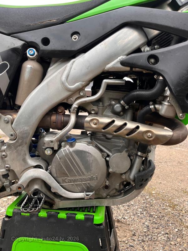 Zaļš Kawasaki KX 450 2015 Tartu, ar dzinēja tilpumu 0.45 L un nobraukumu 0 tūkst. km par 2500 €, foto 7 vietnē AUTOMOTO.COM.LV
