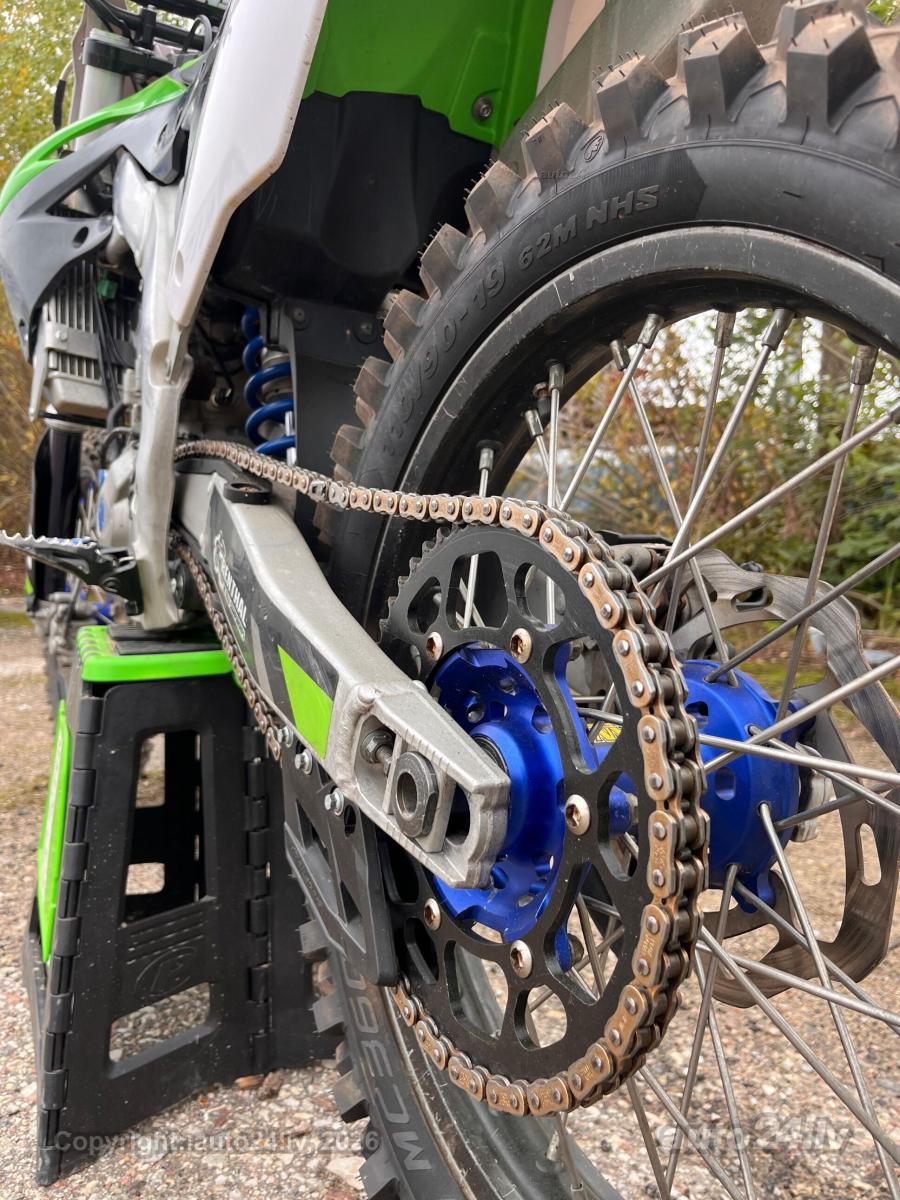 Zaļš Kawasaki KX 450 2015 Tartu, ar dzinēja tilpumu 0.45 L un nobraukumu 0 tūkst. km par 2500 €, foto 8 vietnē AUTOMOTO.COM.LV