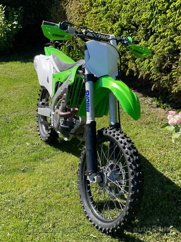 Green Kawasaki KX 450 2018 in Tallinn, with an engine capacity of 0.45 L and mileage of 145 thousand km for 3500 €, photo 3 on AUTOMOTO.COM.LV