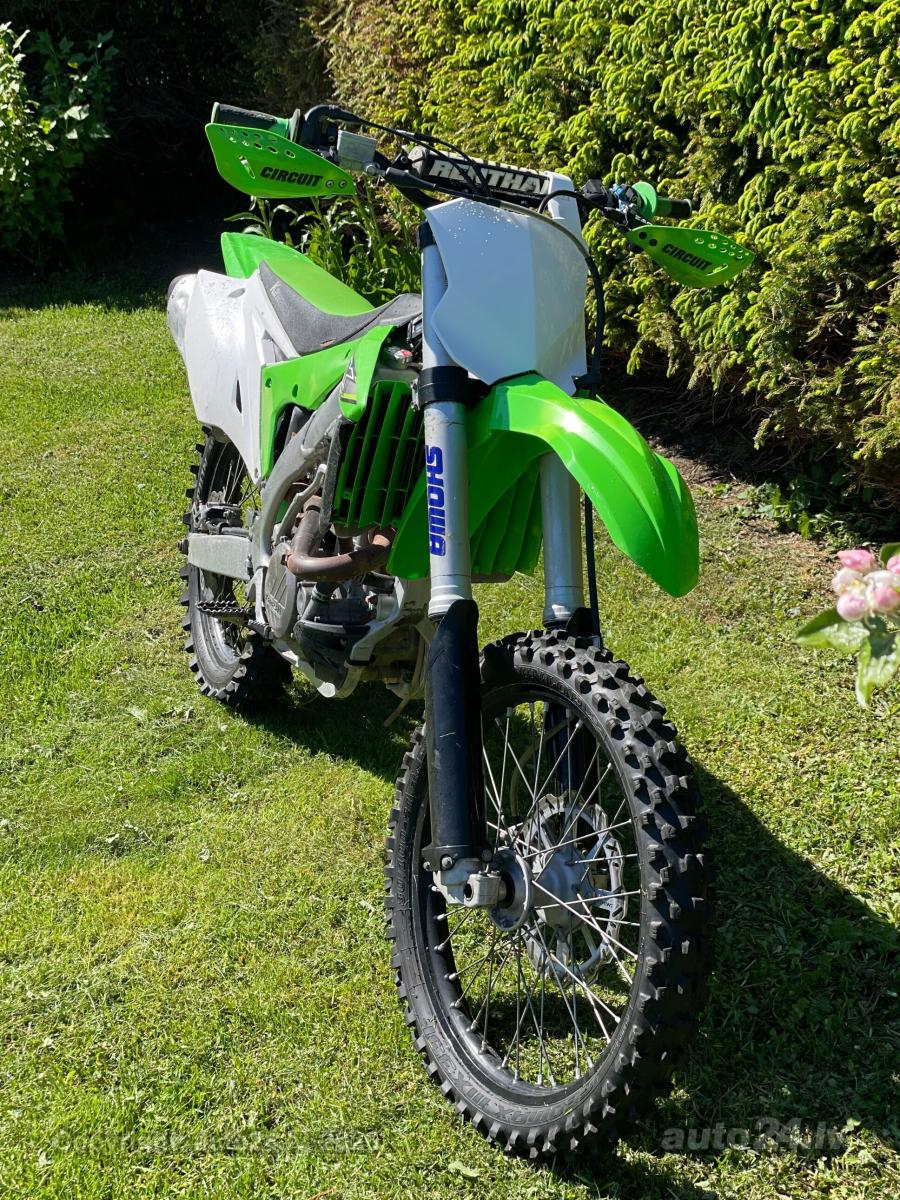 Green Kawasaki KX 450 2018 in Tallinn, with an engine capacity of 0.45 L and mileage of 145 thousand km for 3500 €, photo 4 on AUTOMOTO.COM.LV