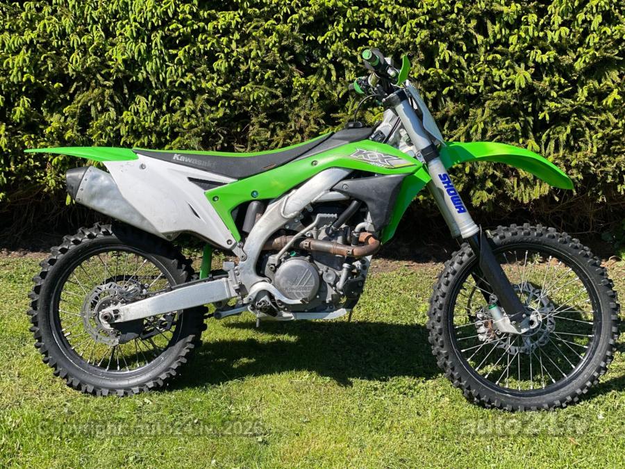 Green Kawasaki KX 450 2018 in Tallinn, with an engine capacity of 0.45 L and mileage of 145 thousand km for 3500 €, photo 6 on AUTOMOTO.COM.LV