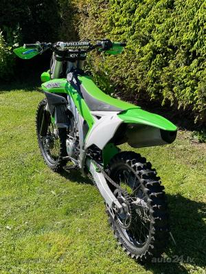 Green Kawasaki KX 450 2018 in Tallinn, with an engine capacity of 0.45 L and mileage of 145 thousand km for 3500 €, photo 11 on AUTOMOTO.COM.LV