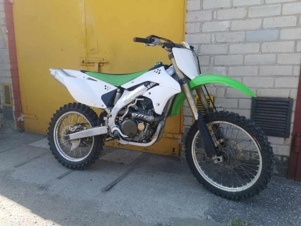Kawasaki KX 450 2004 Vievis, ar dzinēja tilpumu 0.00 L un nobraukumu 0 tūkst. km par 1000 €, foto 1 vietnē AUTOMOTO.COM.LV