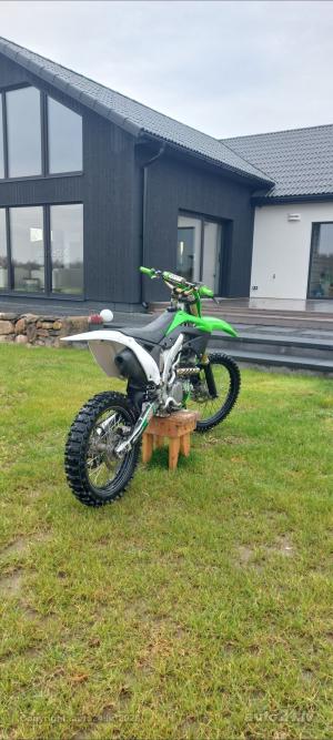 Kawasaki KX 450 2013 Jegeva, ar dzinēja tilpumu 0.45 L un nobraukumu 190 tūkst. km par 2500 €, foto 3 vietnē AUTOMOTO.COM.LV