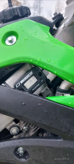 Kawasaki KX 450 2013 Jegeva, ar dzinēja tilpumu 0.45 L un nobraukumu 190 tūkst. km par 2500 €, foto 7 vietnē AUTOMOTO.COM.LV