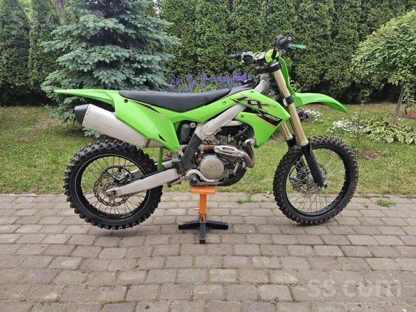 Кавасаки KX 450 2023 в Рига, объемом двигателя 0.45 л и пробегом 0 тыс. км за 4100 €, фото 2 на AUTOMOTO.COM.LV