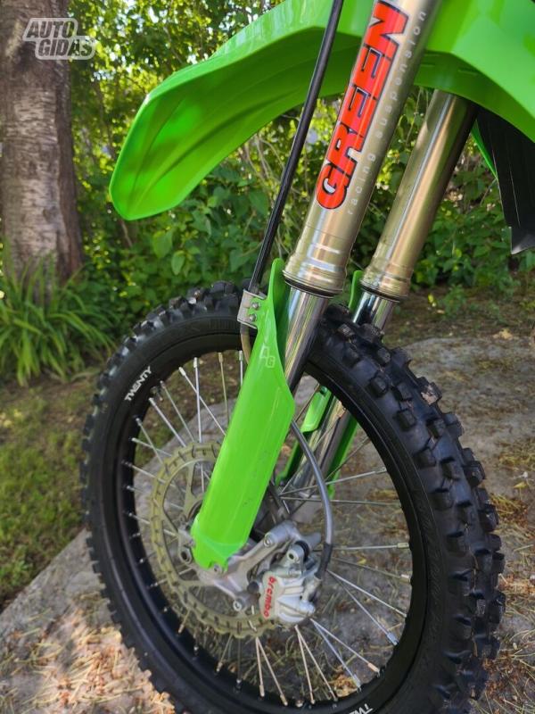Kawasaki KX 450 2025 Šauļi, ar dzinēja tilpumu 0.45 L un nobraukumu 0 tūkst. km par 4450 €, foto 2 vietnē AUTOMOTO.COM.LV