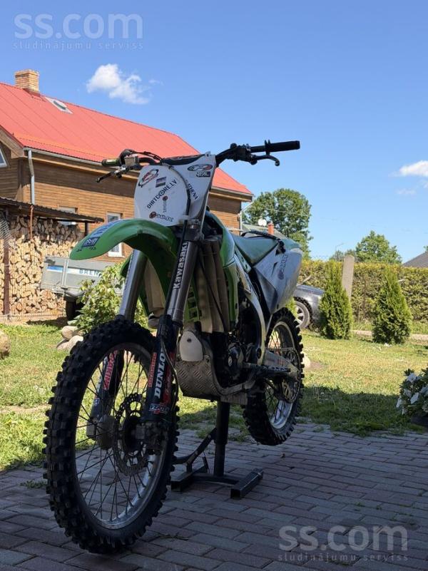 Kawasaki KX 450F 2007 Tukums, ar dzinēja tilpumu 0.45 L un nobraukumu 0 tūkst. km par 1550 €, foto 2 vietnē AUTOMOTO.COM.LV