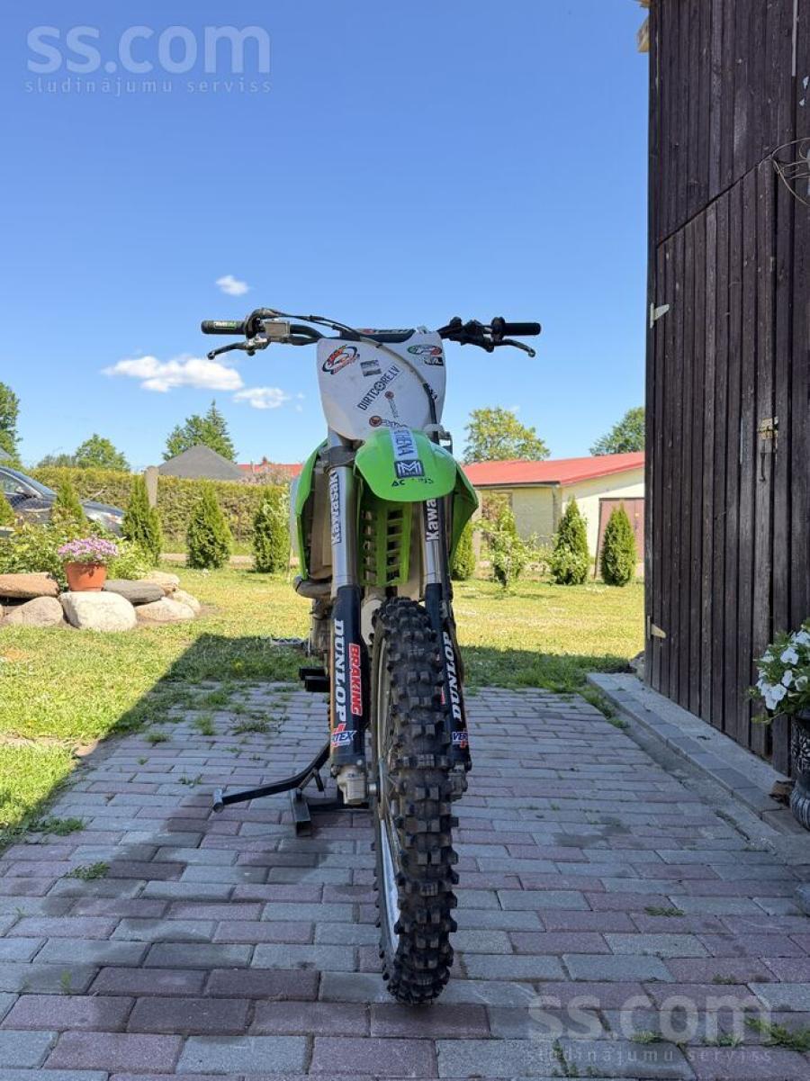 Kawasaki KX 450F 2007 Tukums, ar dzinēja tilpumu 0.45 L un nobraukumu 0 tūkst. km par 1550 €, foto 5 vietnē AUTOMOTO.COM.LV