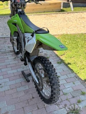 Kawasaki KX 450F 2007 Tukums, ar dzinēja tilpumu 0.45 L un nobraukumu 0 tūkst. km par 1550 €, foto 6 vietnē AUTOMOTO.COM.LV