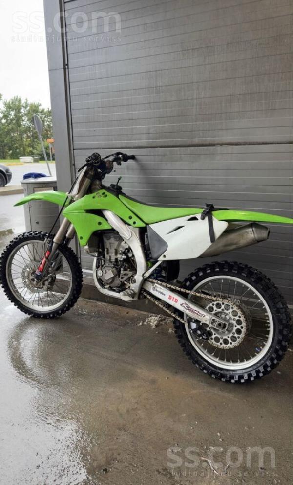 Kawasaki KX 450F 2007 in Riga, with an engine capacity of 0.45 L and mileage of 0 thousand km for 1700 €, photo 3 on AUTOMOTO.COM.LV