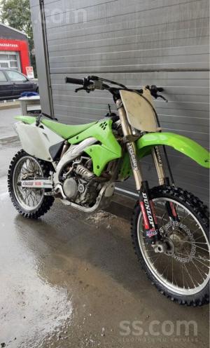 Kawasaki KX 450F 2007 in Riga, with an engine capacity of 0.45 L and mileage of 0 thousand km for 1700 €, photo 3 on AUTOMOTO.COM.LV