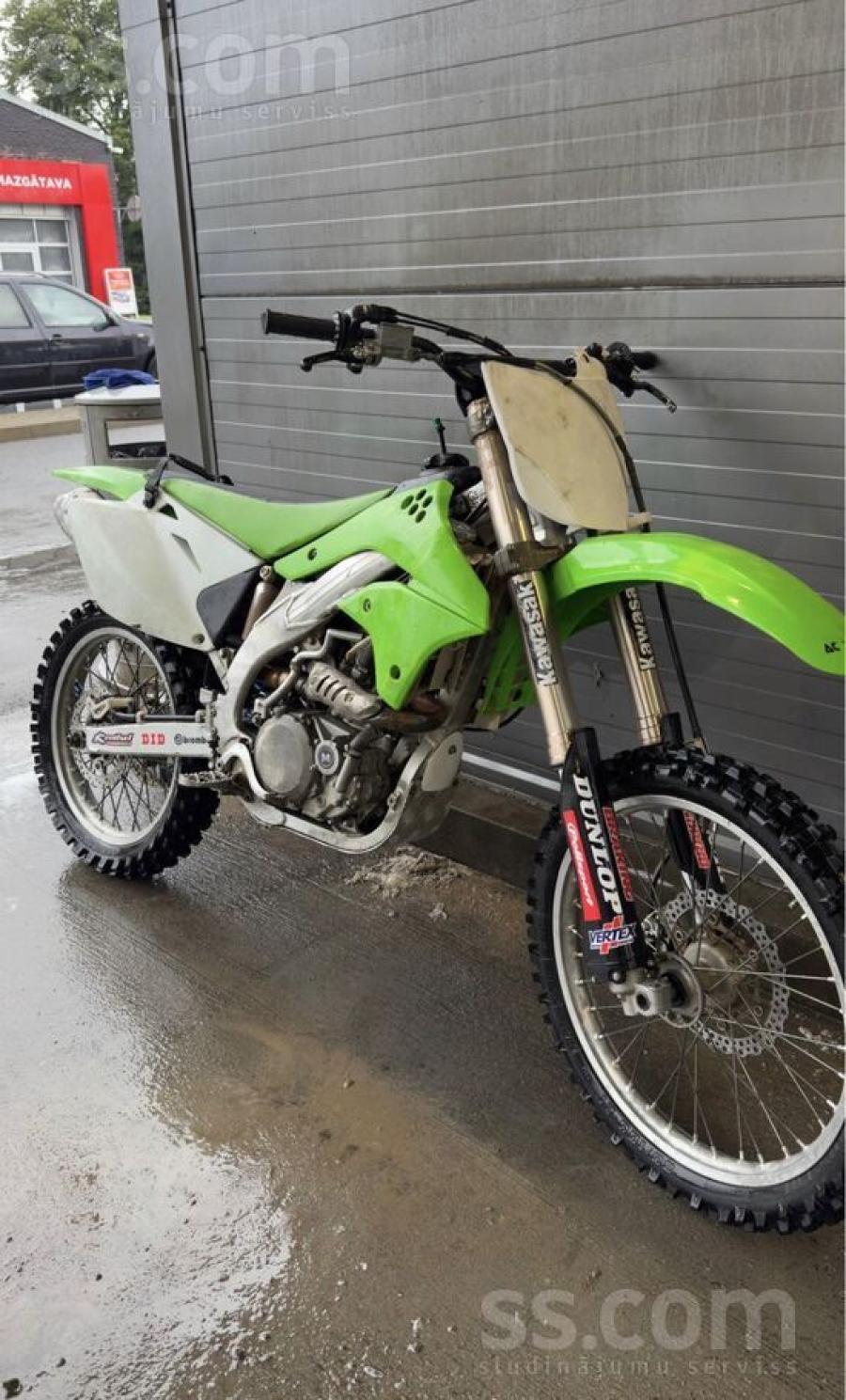 Kawasaki KX 450F 2007 in Riga, with an engine capacity of 0.45 L and mileage of 0 thousand km for 1700 €, photo 3 on AUTOMOTO.COM.LV