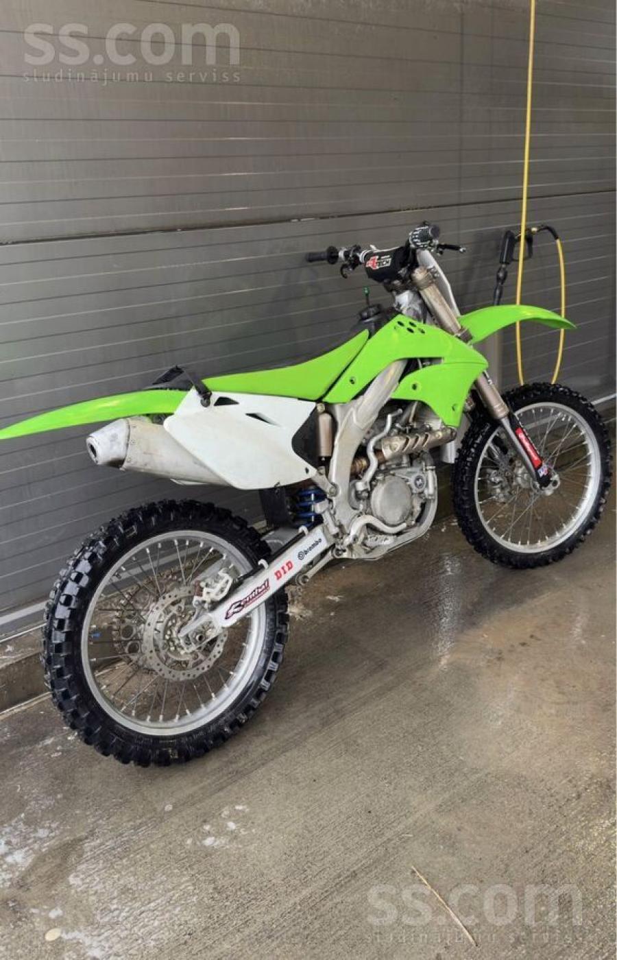 Kawasaki KX 450F 2007 in Riga, with an engine capacity of 0.45 L and mileage of 0 thousand km for 1700 €, photo 5 on AUTOMOTO.COM.LV