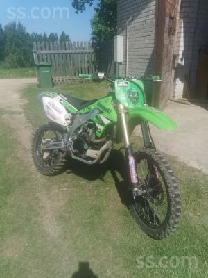 Kawasaki KX 450F 2008 in Rezekne, with an engine capacity of 0.45 L and mileage of 0 thousand km for 1950 €, photo 3 on AUTOMOTO.COM.LV