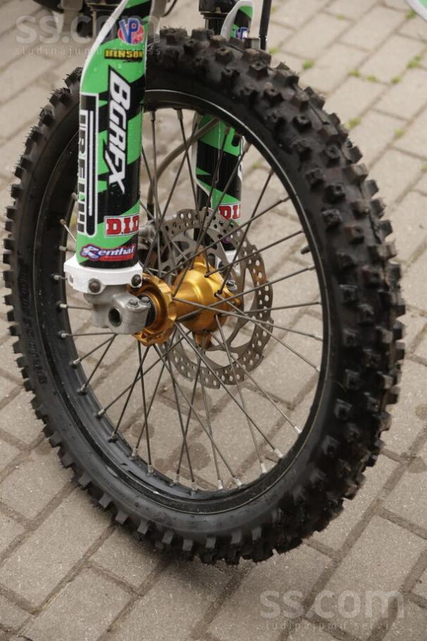 Kawasaki KX 450F 2014 in Riga, with an engine capacity of 0.45 L and mileage of 0 thousand km for 2950 €, photo 4 on AUTOMOTO.COM.LV