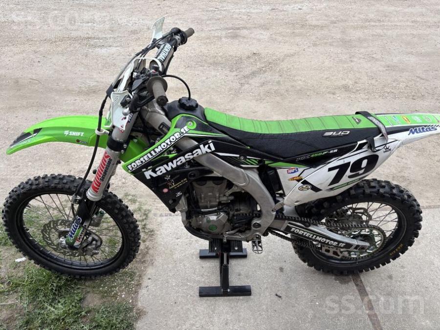 Кавасаки KX 450F 2015 в Рига, объемом двигателя 0.45 л и пробегом 0 тыс. км за 2750 €, фото 3 на AUTOMOTO.COM.LV
