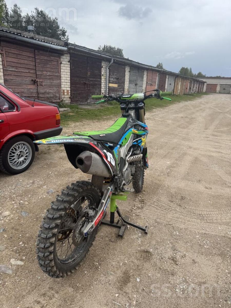 Кавасаки KX 450F 2015 в Кулдига, объемом двигателя 0.45 л и пробегом 0 тыс. км за 2550 €, фото 4 на AUTOMOTO.COM.LV