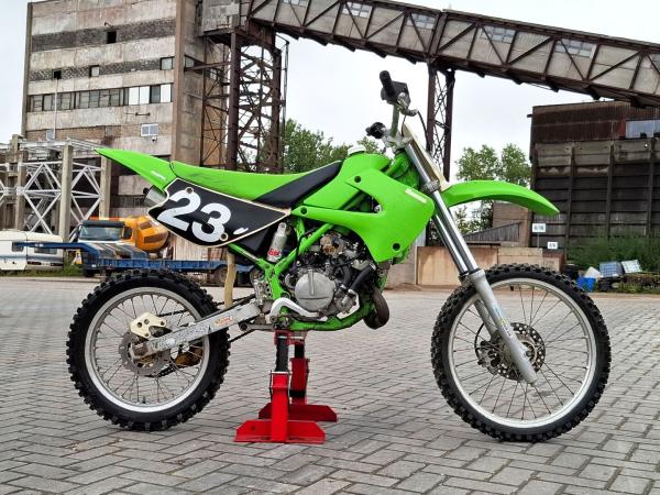 Zaļš Kawasaki KX 85 2000 Telšiai, ar dzinēja tilpumu 0.08 L un nobraukumu 0 tūkst. km par 999 €, foto 1 vietnē AUTOMOTO.COM.LV