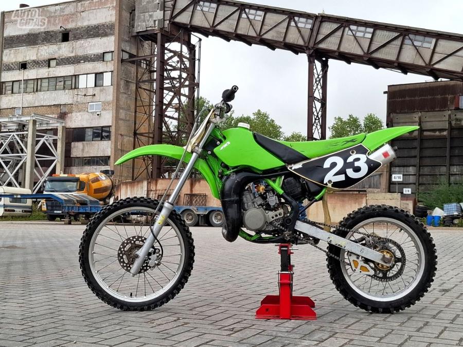 Зеленый Кавасаки KX 85 2000 в Тельшяй, объемом двигателя 0.08 л и пробегом 0 тыс. км за 999 €, фото 3 на AUTOMOTO.COM.LV