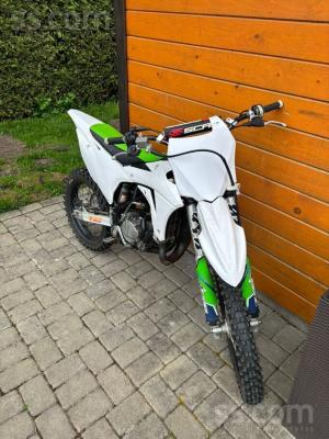 Kawasaki KX 85 2018 in Riga, with an engine capacity of 85.00 L and mileage of 0 thousand km for 1800 €, photo 4 on AUTOMOTO.COM.LV
