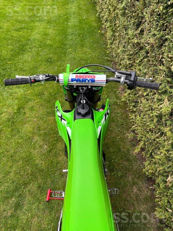 Kawasaki KX 85 2025 in Riga, with an engine capacity of 85.00 L and mileage of 0 thousand km for 3100 €, photo 8 on AUTOMOTO.COM.LV