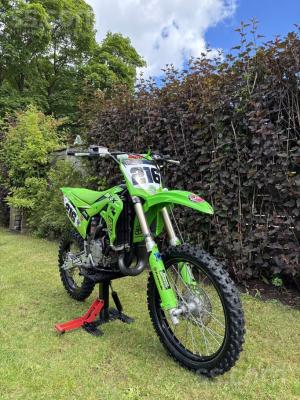 Кавасаки KX 85 2025 в Рига, объемом двигателя 85.00 л и пробегом 0 тыс. км за 2700 €, фото  на AUTOMOTO.COM.LV