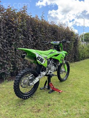 Kawasaki KX 85 2025 Rīga, ar dzinēja tilpumu 85.00 L un nobraukumu 0 tūkst. km par 2700 €, foto 3 vietnē AUTOMOTO.COM.LV