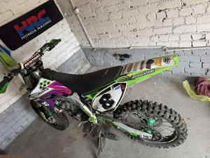 Kawasaki KX 2014 Šilutė, ar dzinēja tilpumu 0.45 L un nobraukumu 1 tūkst. km par 1900 €, foto 4 vietnē AUTOMOTO.COM.LV
