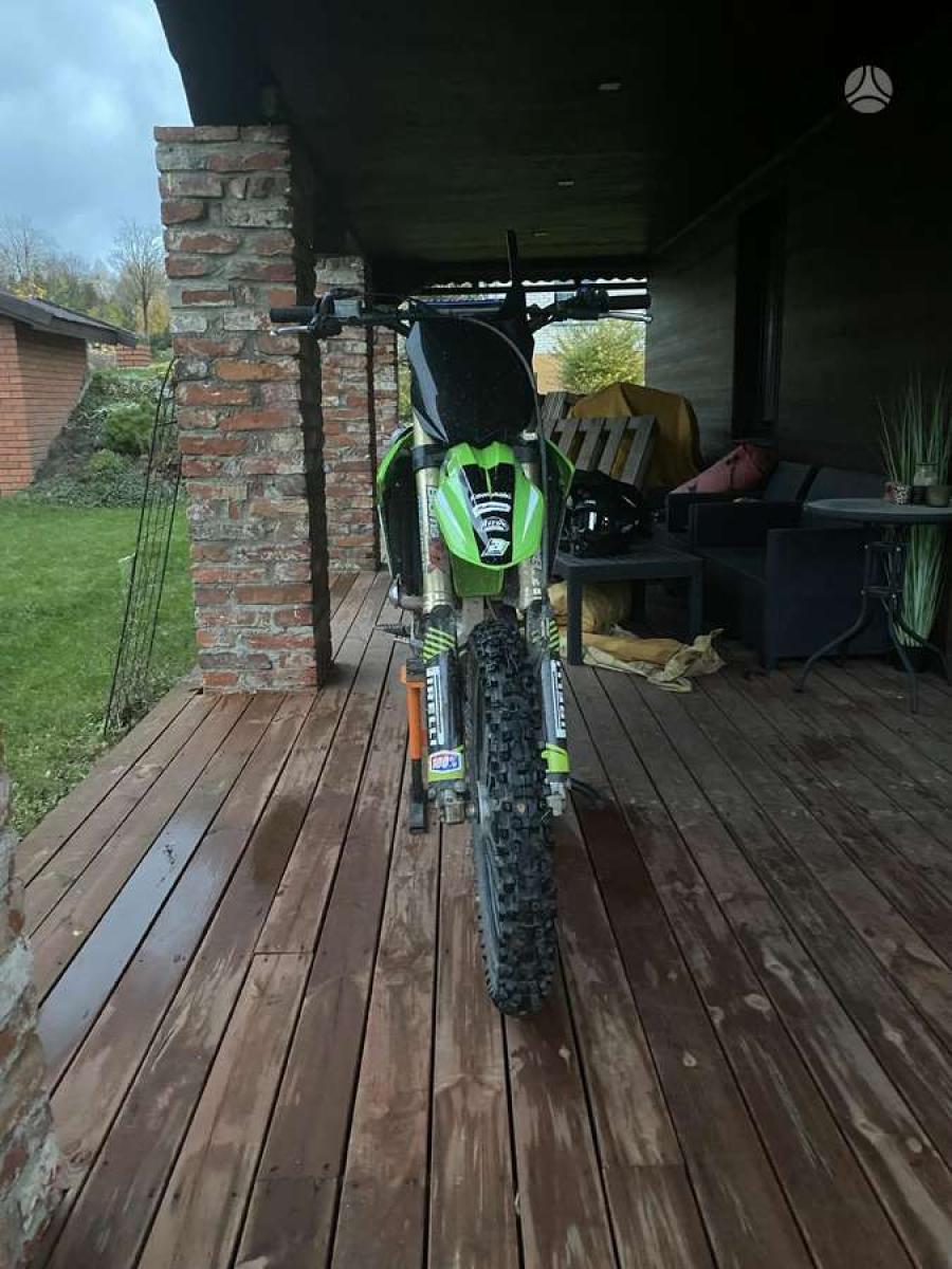 Zaļš Kawasaki KXF 2013 Raseiniai, ar dzinēja tilpumu 0.25 L un nobraukumu 113 tūkst. km par 3600 €, foto 3 vietnē AUTOMOTO.COM.LV