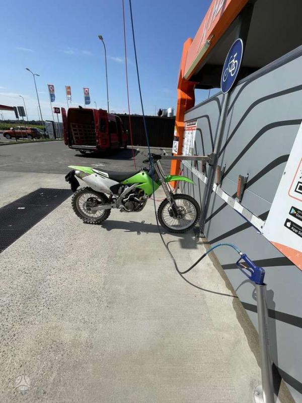 Kawasaki KXF 2006 Viļņa, ar dzinēja tilpumu 0.25 L un nobraukumu 8 tūkst. km par 1350 €, foto 2 vietnē AUTOMOTO.COM.LV