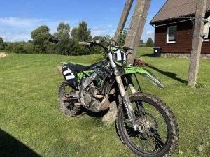 Kawasaki KXF 2016 in Telschi, with an engine capacity of 0.25 L and mileage of 0 thousand km for 2550 €, photo 4 on AUTOMOTO.COM.LV