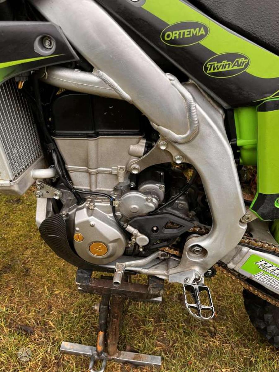 Kawasaki KXF 2023 in Vilkaviskis, with an engine capacity of 0.45 L and mileage of 46 thousand km for 4500 €, photo 13 on AUTOMOTO.COM.LV