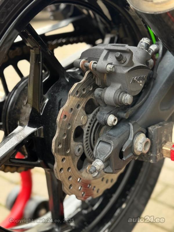 Черный Кавасаки Ninja 650 2017 в Пярну, объемом двигателя 0.65 л и пробегом 34 тыс. км за 5490 €, фото 11 на AUTOMOTO.COM.LV