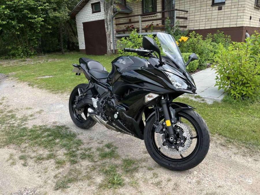 Черный Кавасаки Ninja 650 2017 в Каунас, объемом двигателя 0.65 л и пробегом 19 тыс. км за 5499 €, фото 3 на AUTOMOTO.COM.LV