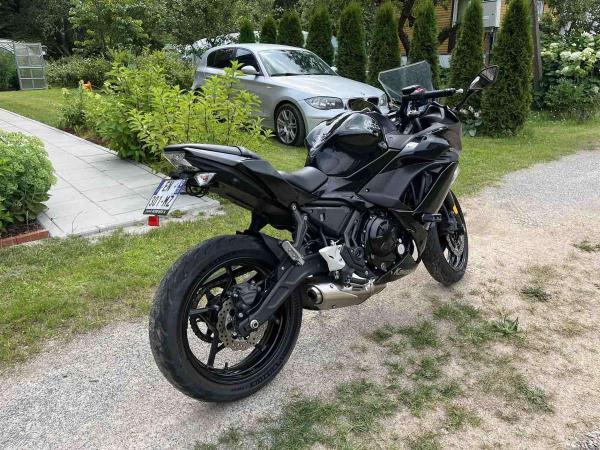 Black Kawasaki Ninja 650 2017 in Kaunas, with an engine capacity of 0.65 L and mileage of 19 thousand km for 5499 €, photo 6 on AUTOMOTO.COM.LV