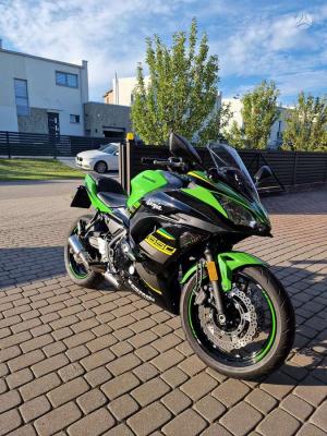 Черный Кавасаки Ninja 650 2018 в Вильнюс, объемом двигателя 0.65 л и пробегом 15 тыс. км за 4600 €, фото  на AUTOMOTO.COM.LV