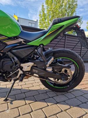 Черный Кавасаки Ninja 650 2018 в Вильнюс, объемом двигателя 0.65 л и пробегом 15 тыс. км за 4600 €, фото 4 на AUTOMOTO.COM.LV