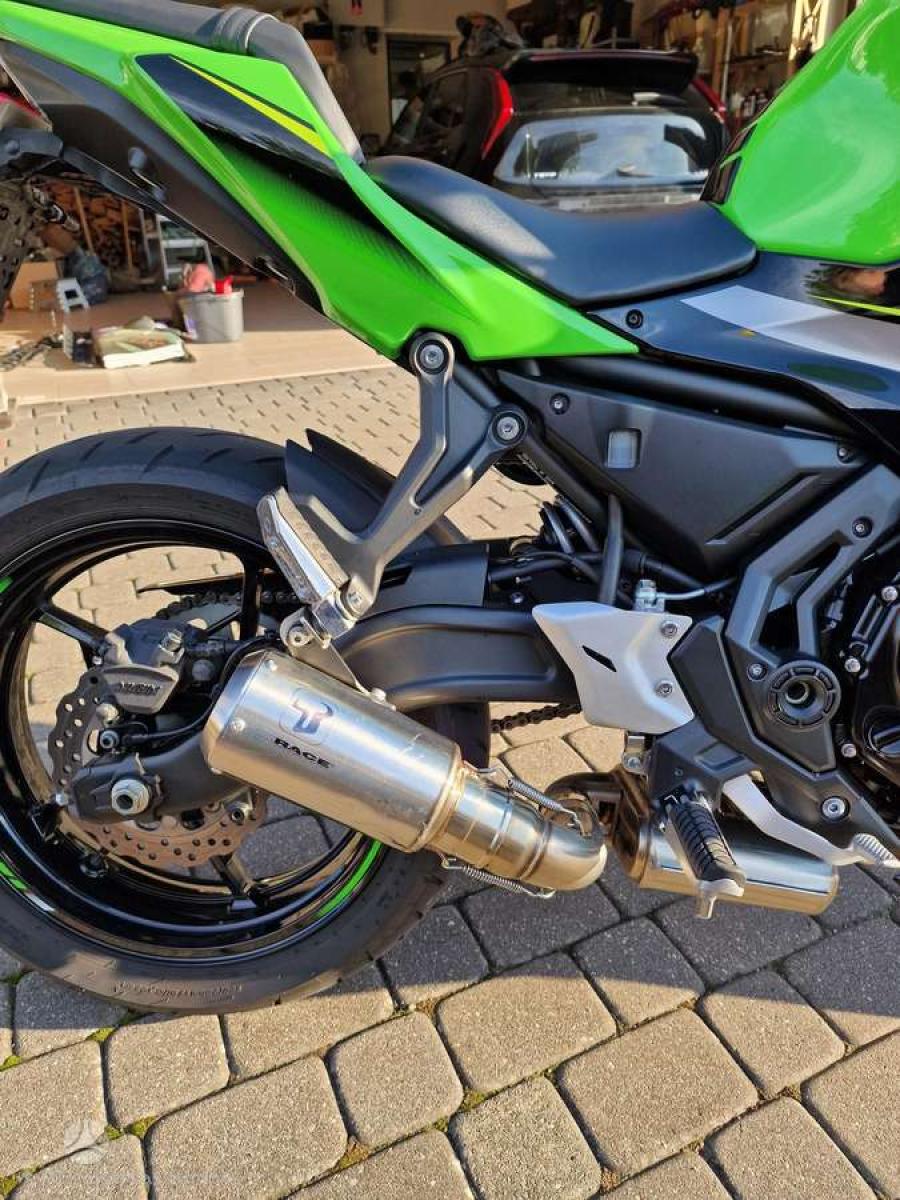 Черный Кавасаки Ninja 650 2018 в Вильнюс, объемом двигателя 0.65 л и пробегом 15 тыс. км за 4600 €, фото 5 на AUTOMOTO.COM.LV