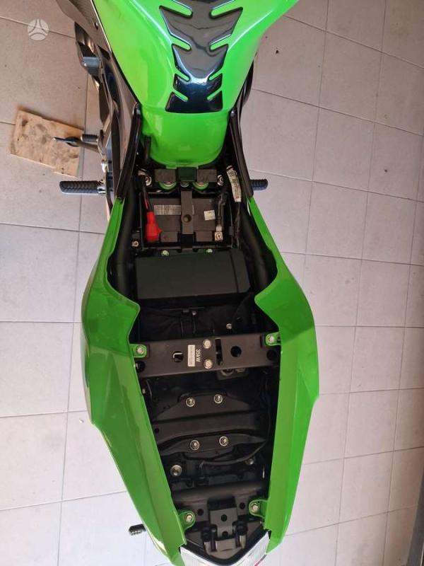 Кавасаки Ninja 650 2018 в Вильнюс на AUTOMOTO.COM.LV Черный Кавасаки Ninja 650 2018 в Вильнюс, объемом двигателя 0.65 л и пробегом 15 тыс. км за 4600 €, фото 8 на AUTOMOTO.COM.LV