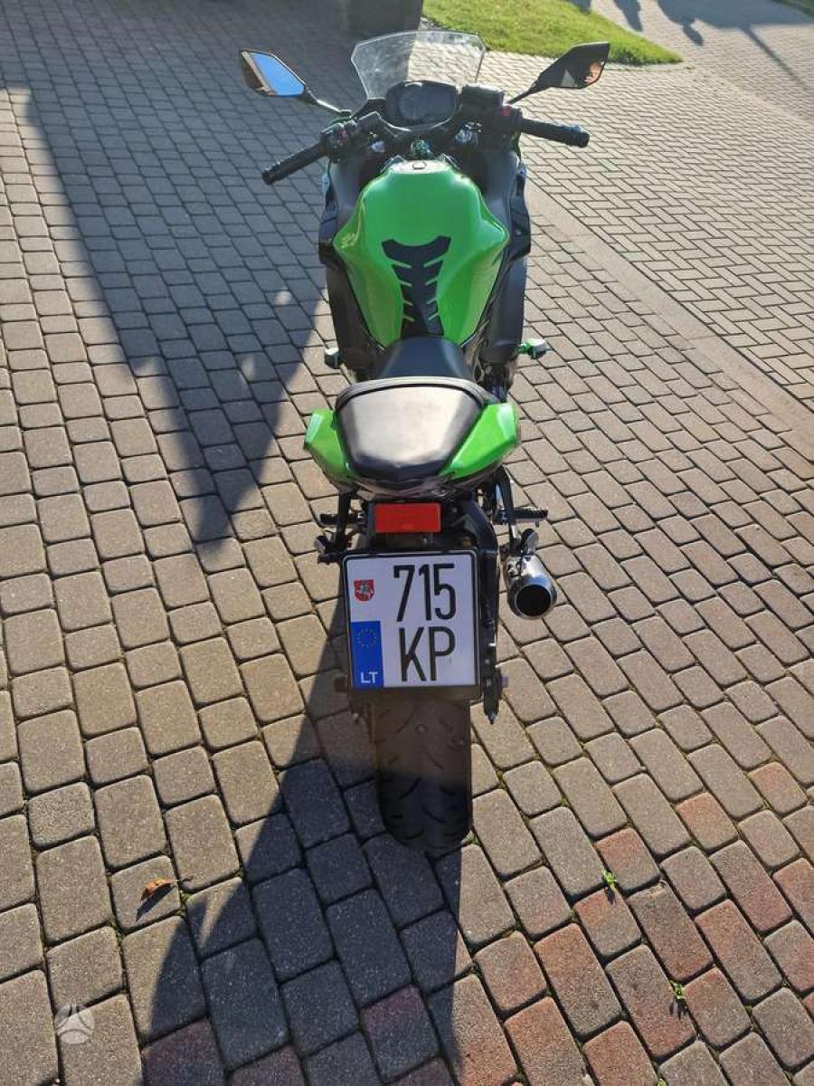 Черный Кавасаки Ninja 650 2018 в Вильнюс, объемом двигателя 0.65 л и пробегом 15 тыс. км за 4600 €, фото 9 на AUTOMOTO.COM.LV