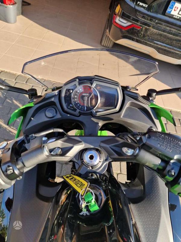 Кавасаки Ninja 650 2018 в Вильнюс на AUTOMOTO.COM.LV Черный Кавасаки Ninja 650 2018 в Вильнюс, объемом двигателя 0.65 л и пробегом 15 тыс. км за 4600 €, фото 10 на AUTOMOTO.COM.LV