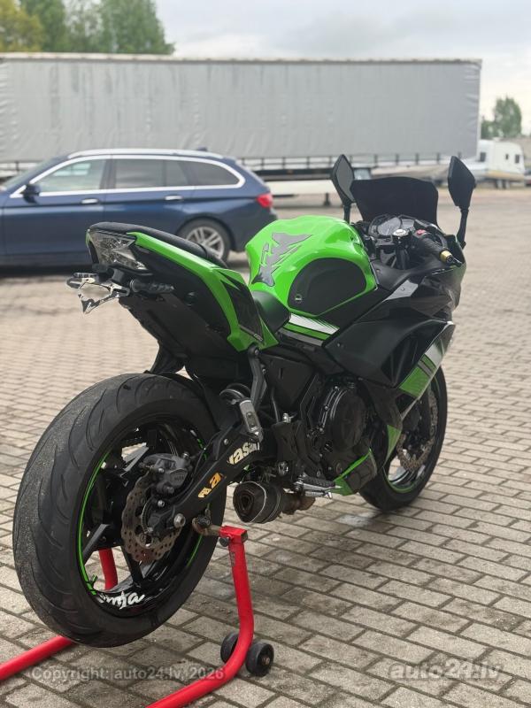 Черный Кавасаки Ninja 650 2019 в Пярну, объемом двигателя 0.65 л и пробегом 30 тыс. км за 5790 €, фото 6 на AUTOMOTO.COM.LV