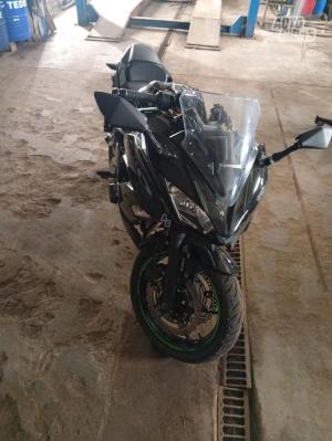 Black Kawasaki Ninja 650 2019 in Joniskis, with an engine capacity of 0.65 L and mileage of 25 thousand km for 4550 €, photo 3 on AUTOMOTO.COM.LV