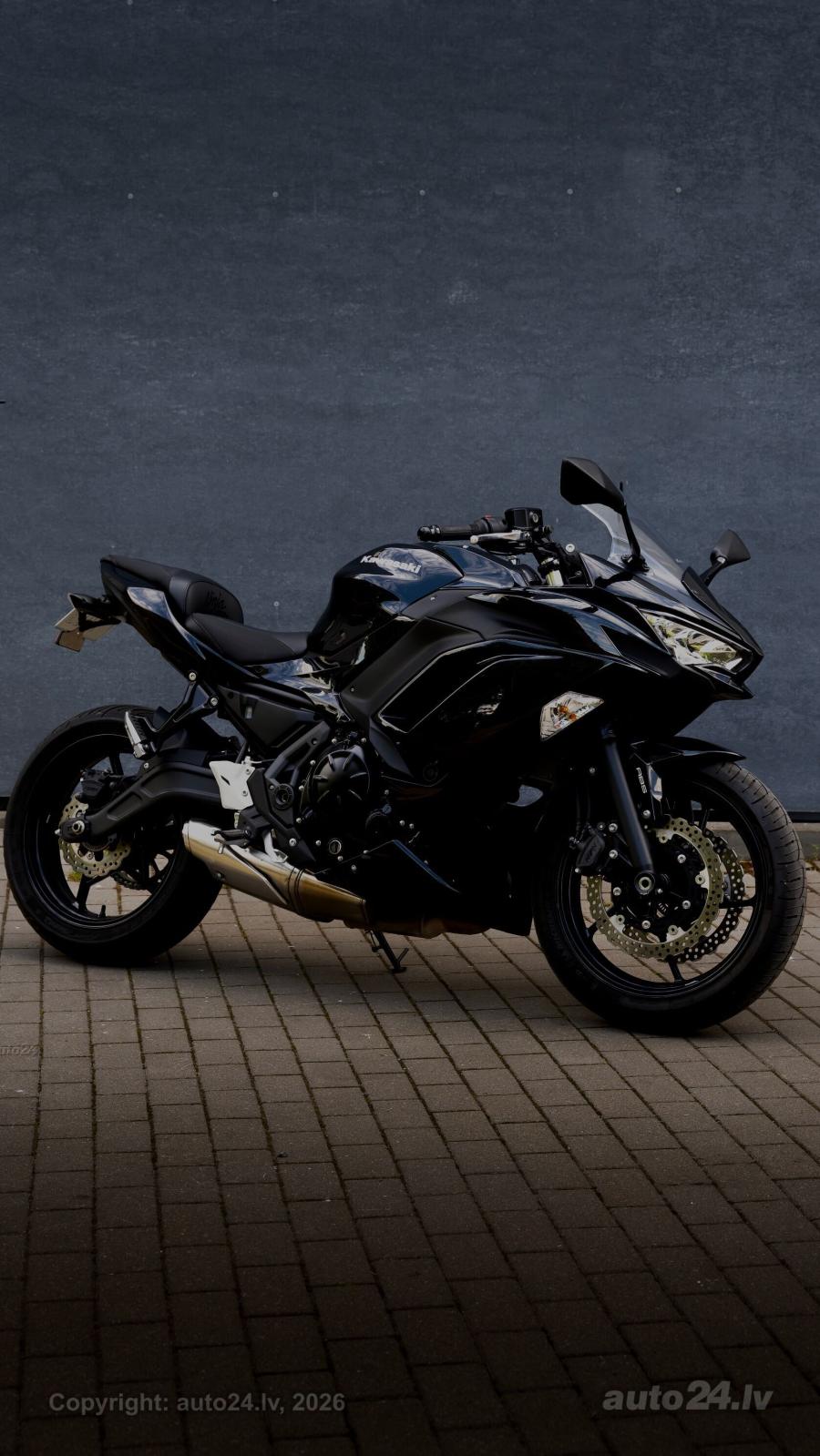 Black Kawasaki Ninja 650 2021 in Parnu, with an engine capacity of 0.65 L and mileage of 21 thousand km for 5900 €, photo 1 on AUTOMOTO.COM.LV