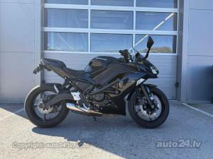 Black Kawasaki Ninja 650 2021 in Parnu, with an engine capacity of 0.65 L and mileage of 21 thousand km for 5900 €, photo 4 on AUTOMOTO.COM.LV