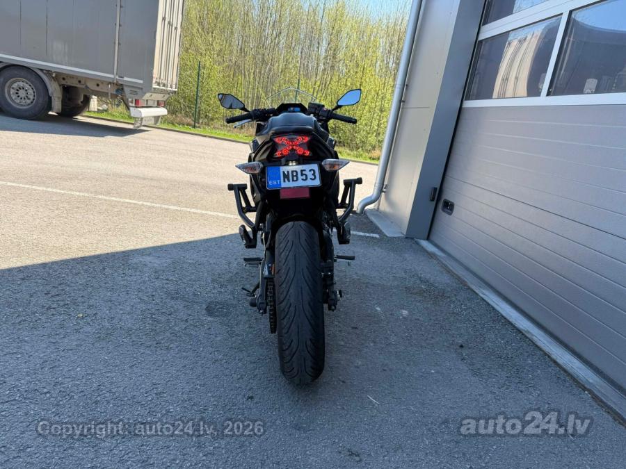 Black Kawasaki Ninja 650 2021 in Parnu, with an engine capacity of 0.65 L and mileage of 21 thousand km for 5900 €, photo 6 on AUTOMOTO.COM.LV
