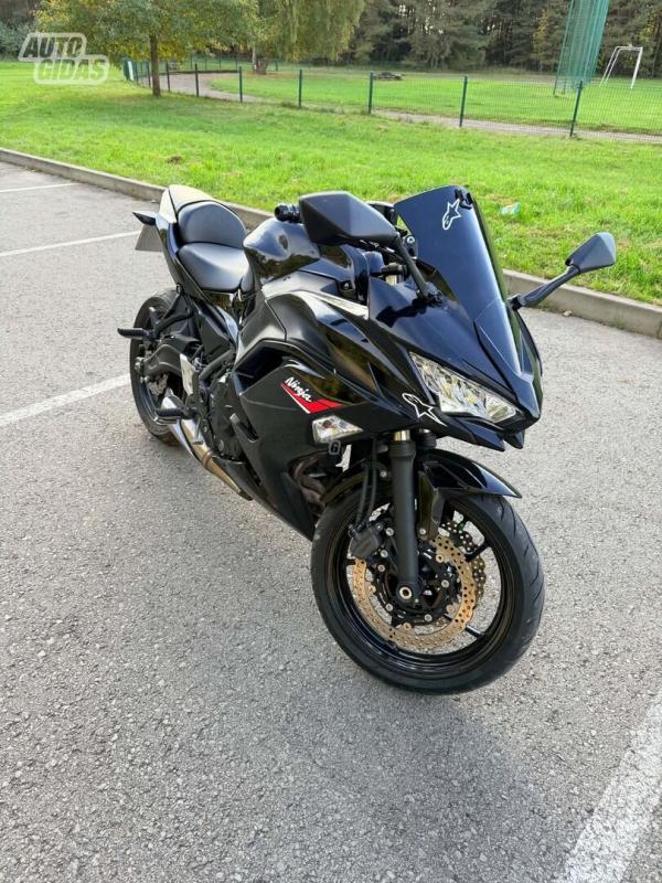 Melns Kawasaki Ninja 650 2021 Prienai, ar dzinēja tilpumu 0.65 L un nobraukumu 19 tūkst. km par 5499 €, foto 4 vietnē AUTOMOTO.COM.LV