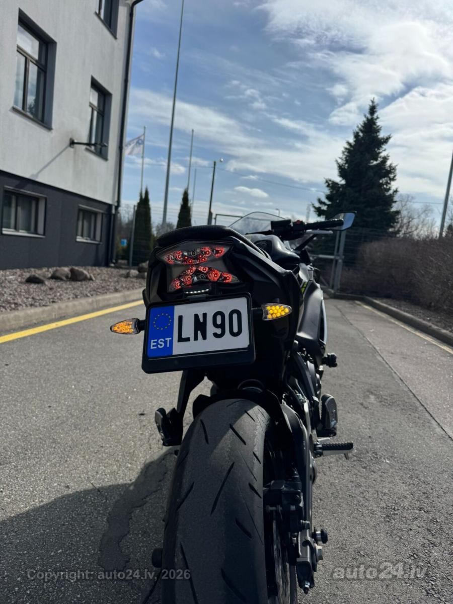 Black Kawasaki Ninja 650 2022 in Tallinn, with an engine capacity of 0.65 L and mileage of 7 thousand km for 6500 €, photo 7 on AUTOMOTO.COM.LV